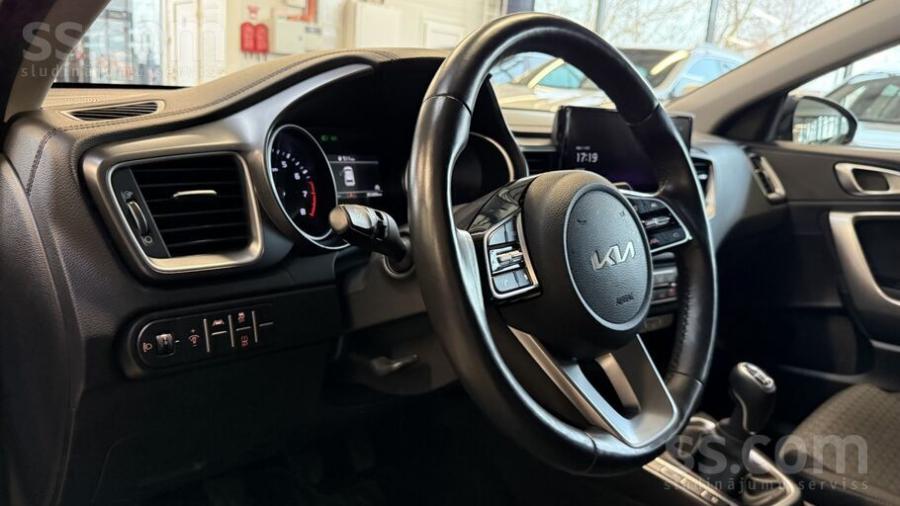 Balts Kia Ceed 2024 Rīga, ar dzinēja tilpumu 1.50 L un nobraukumu 35 tūkst. km par 18500 €, foto 18 vietnē AUTOMOTO.COM.LV