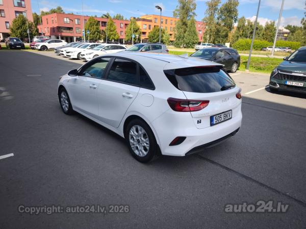Киа Сид 2025 в Таллин на AUTOMOTO.COM.LV Белый Киа Сид 2025 в Таллин, объемом двигателя 1.50 л и пробегом 29 тыс. км за 20500 €, фото 5 на AUTOMOTO.COM.LV