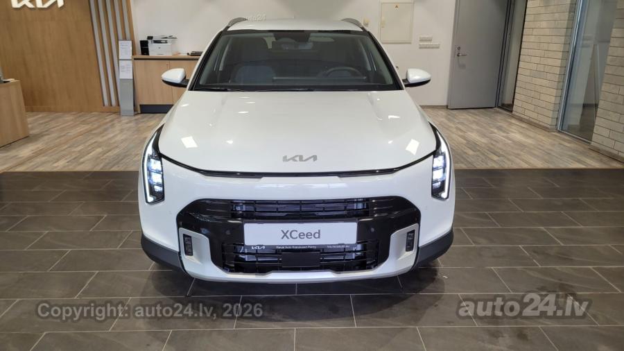 White Kia Ceed 2026 in Parnu, with an engine capacity of 1.60 L and mileage of 0 thousand km for 27960 €, photo 3 on AUTOMOTO.COM.LV