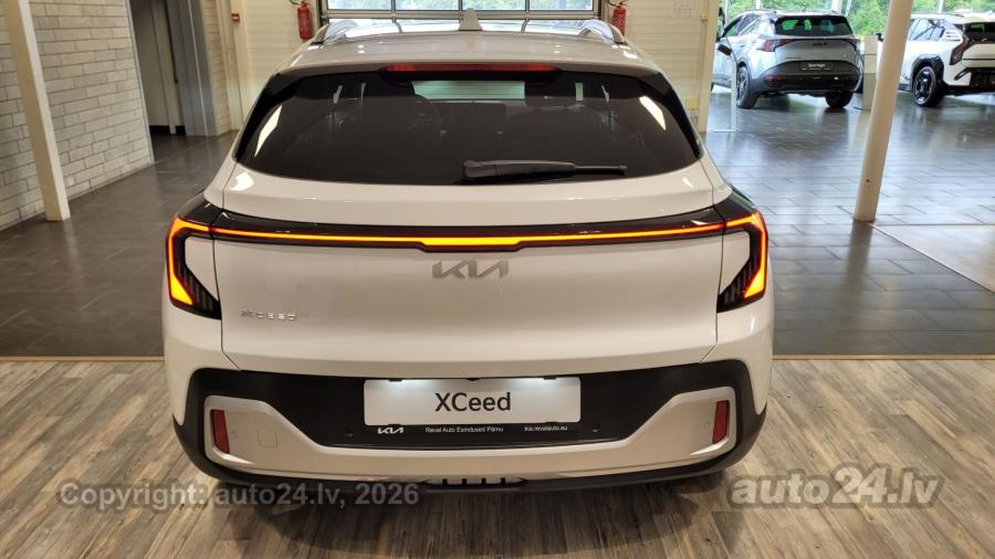 White Kia Ceed 2026 in Parnu, with an engine capacity of 1.60 L and mileage of 0 thousand km for 27960 €, photo 7 on AUTOMOTO.COM.LV
