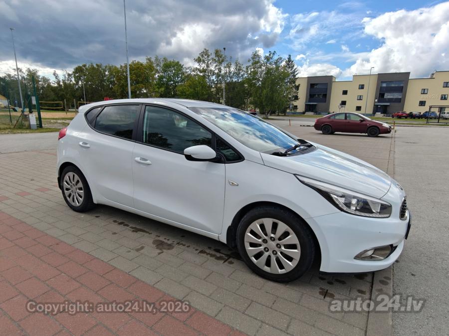 Balts Kia Ceed 2013 Tallina, ar dzinēja tilpumu 1.40 L un nobraukumu 113 tūkst. km par 5500 €, foto 6 vietnē AUTOMOTO.COM.LV
