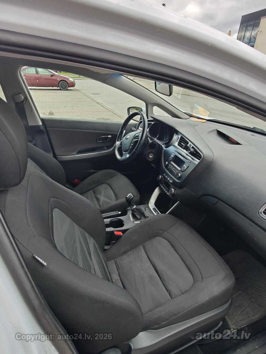Balts Kia Ceed 2013 Tallina, ar dzinēja tilpumu 1.40 L un nobraukumu 113 tūkst. km par 5500 €, foto 7 vietnē AUTOMOTO.COM.LV