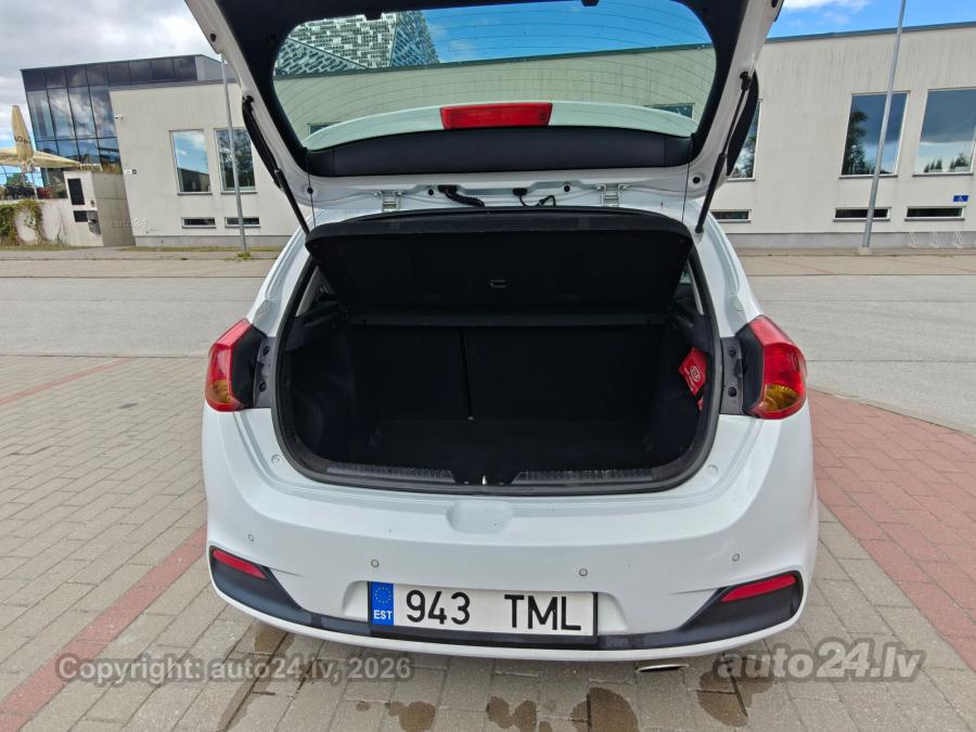 Balts Kia Ceed 2013 Tallina, ar dzinēja tilpumu 1.40 L un nobraukumu 113 tūkst. km par 5500 €, foto 8 vietnē AUTOMOTO.COM.LV