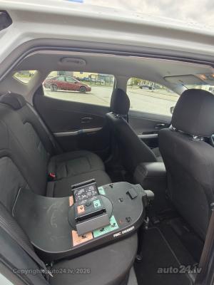 Balts Kia Ceed 2013 Tallina, ar dzinēja tilpumu 1.40 L un nobraukumu 113 tūkst. km par 5500 €, foto 9 vietnē AUTOMOTO.COM.LV