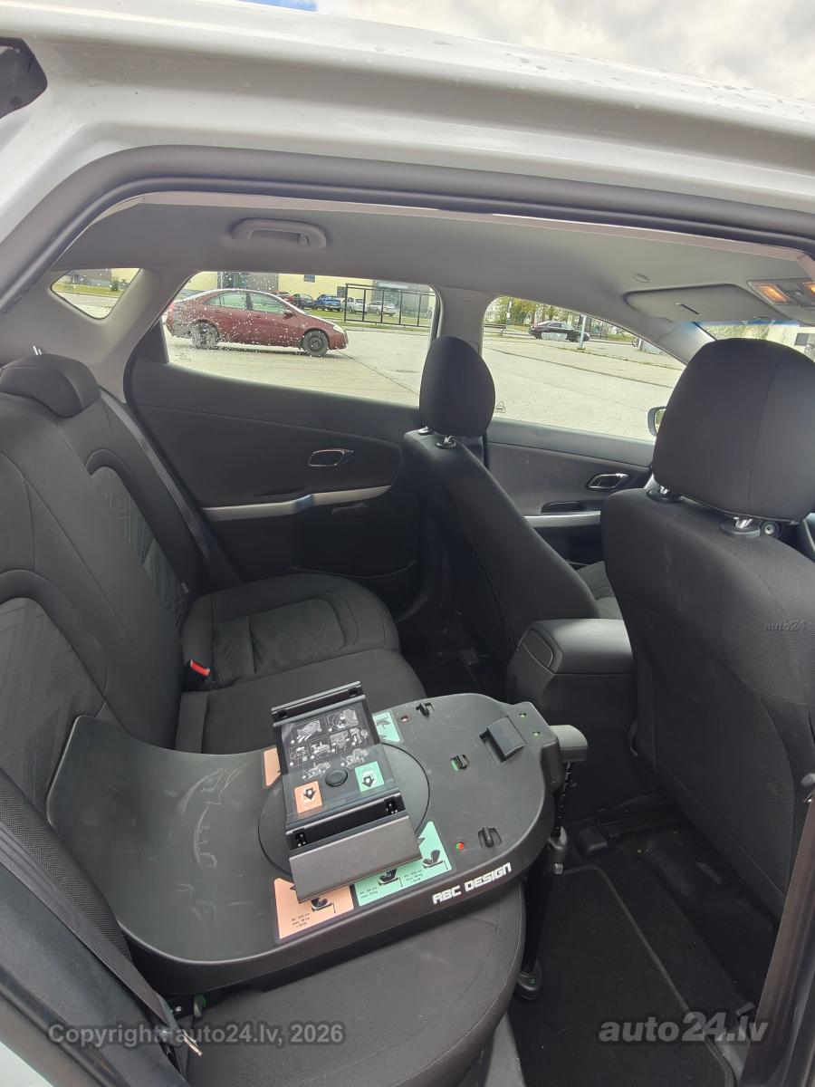 Balts Kia Ceed 2013 Tallina, ar dzinēja tilpumu 1.40 L un nobraukumu 113 tūkst. km par 5500 €, foto 9 vietnē AUTOMOTO.COM.LV