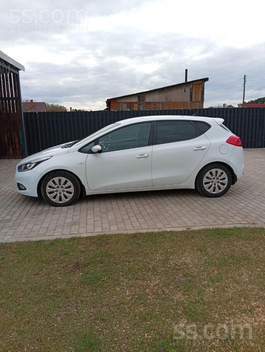 Balts Kia Ceed 2014 Daugavpils, ar dzinēja tilpumu 1.40 L un nobraukumu 154 tūkst. km par 3550 €, foto 3 vietnē AUTOMOTO.COM.LV