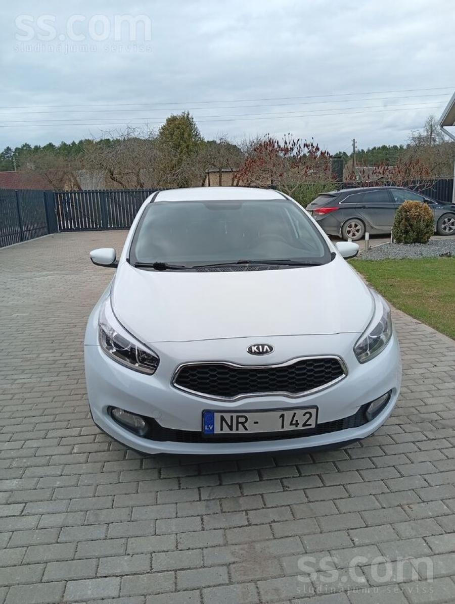 Balts Kia Ceed 2014 Daugavpils, ar dzinēja tilpumu 1.40 L un nobraukumu 154 tūkst. km par 3550 €, foto 6 vietnē AUTOMOTO.COM.LV