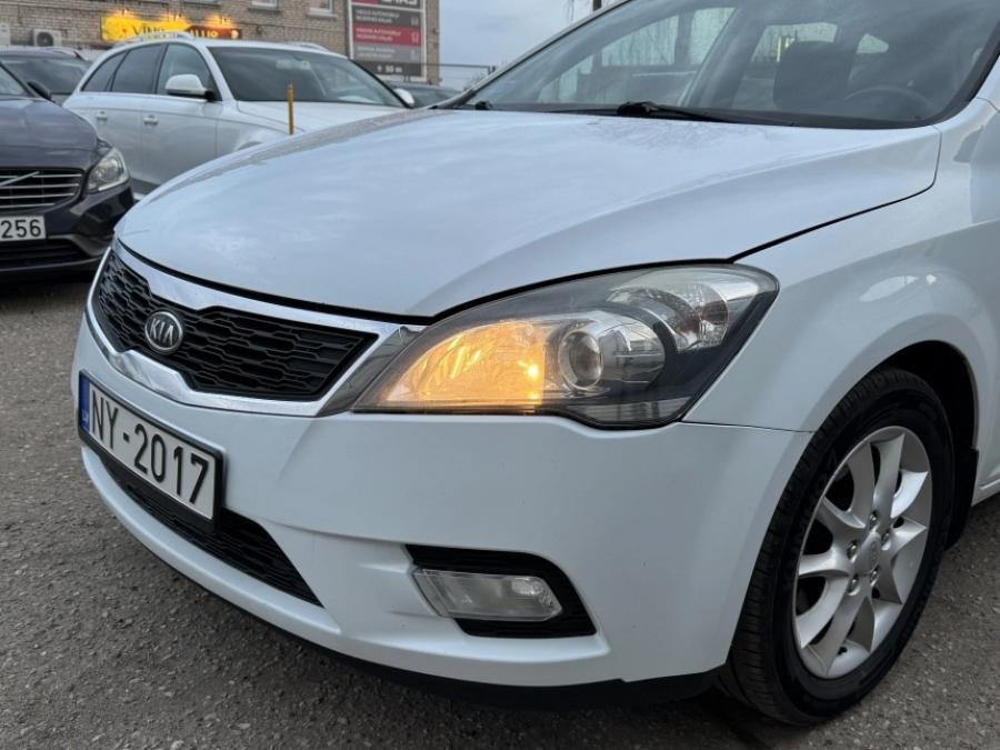 Белый Киа Сид 2010 в Рига, объемом двигателя 1.60 л и пробегом 215 тыс. км за 2550 €, фото 10 на AUTOMOTO.COM.LV