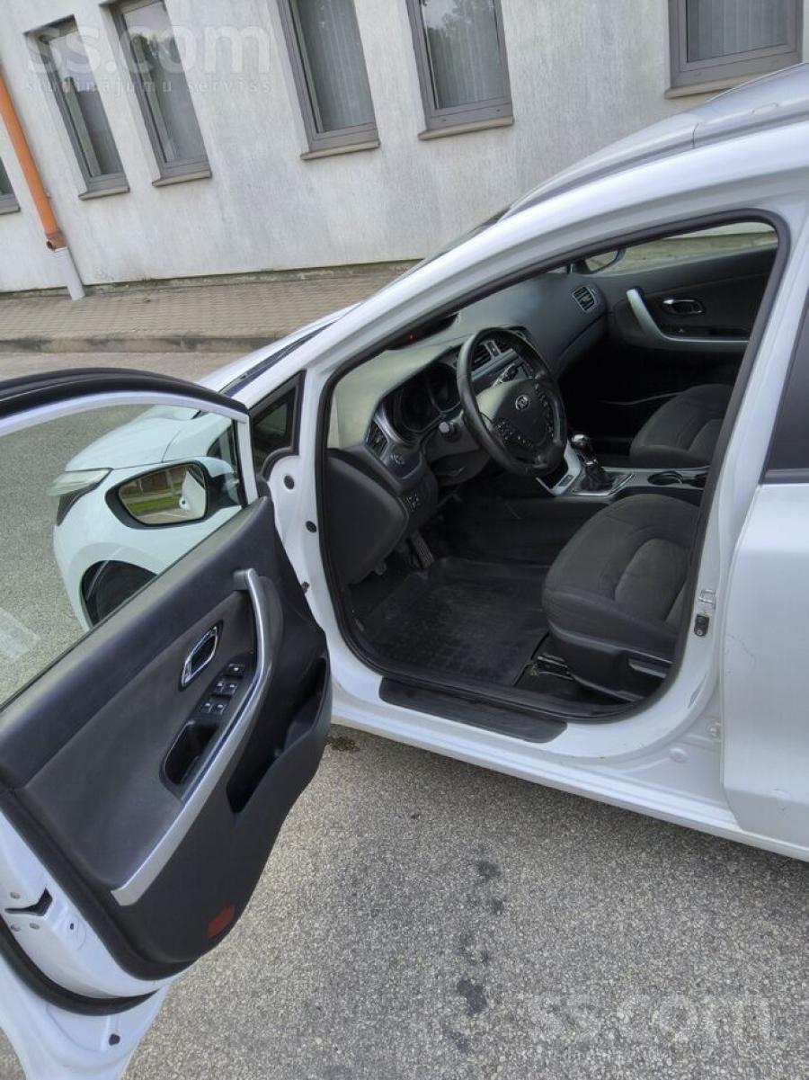 Balts Kia Ceed 2012 Daugavpils, ar dzinēja tilpumu 1.60 L un nobraukumu 327 tūkst. km par 3600 €, foto 6 vietnē AUTOMOTO.COM.LV