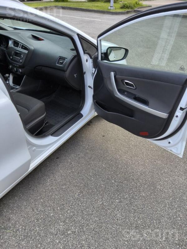 Balts Kia Ceed 2012 Daugavpils, ar dzinēja tilpumu 1.60 L un nobraukumu 327 tūkst. km par 3600 €, foto 6 vietnē AUTOMOTO.COM.LV