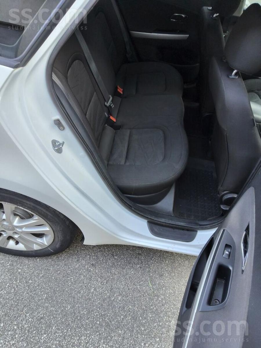 Balts Kia Ceed 2012 Daugavpils, ar dzinēja tilpumu 1.60 L un nobraukumu 327 tūkst. km par 3600 €, foto 8 vietnē AUTOMOTO.COM.LV