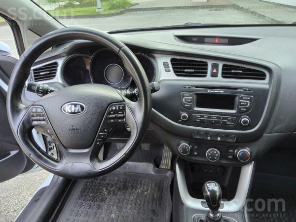 Balts Kia Ceed 2012 Daugavpils, ar dzinēja tilpumu 1.60 L un nobraukumu 327 tūkst. km par 3600 €, foto 10 vietnē AUTOMOTO.COM.LV