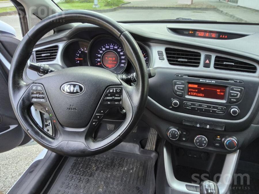 Balts Kia Ceed 2012 Daugavpils, ar dzinēja tilpumu 1.60 L un nobraukumu 327 tūkst. km par 3600 €, foto 12 vietnē AUTOMOTO.COM.LV