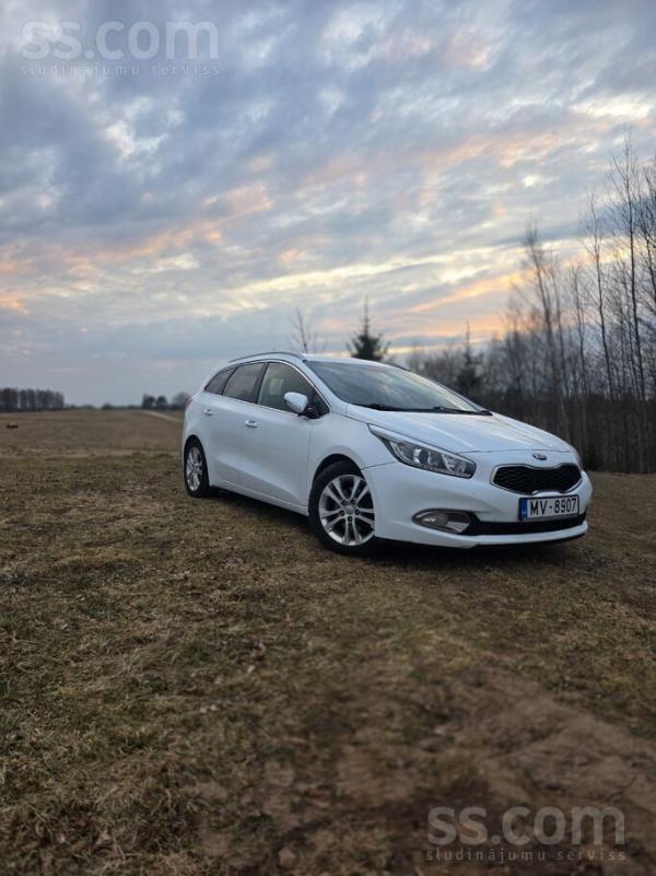 Balts Kia Ceed 2013 Rēzekne, ar dzinēja tilpumu 1.60 L un nobraukumu 372 tūkst. km par 2700 €, foto 1 vietnē AUTOMOTO.COM.LV