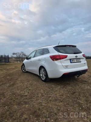 White Kia Ceed 2013 in Rezekne, with an engine capacity of 1.60 L and mileage of 372 thousand km for 2700 €, photo 5 on AUTOMOTO.COM.LV