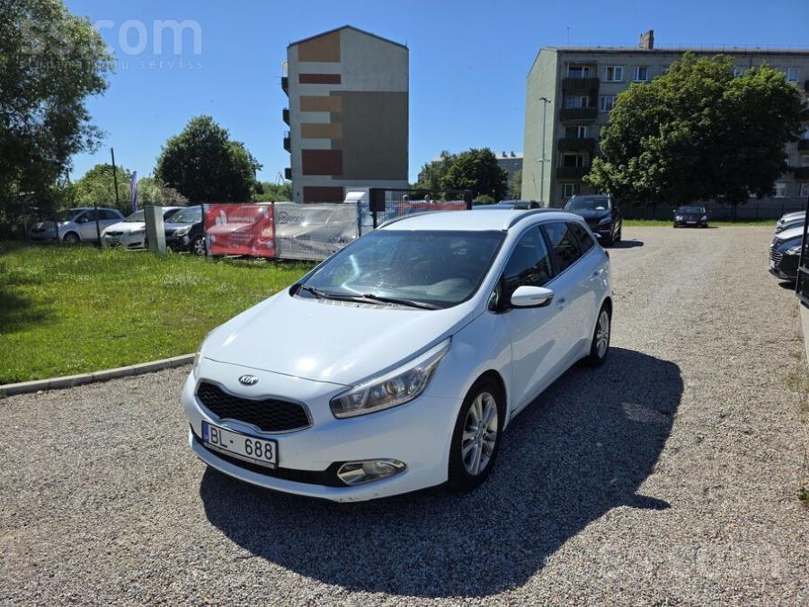 Balts Kia Ceed 2013 Ventspils, ar dzinēja tilpumu 1.60 L un nobraukumu 379 tūkst. km par 3650 €, foto 1 vietnē AUTOMOTO.COM.LV