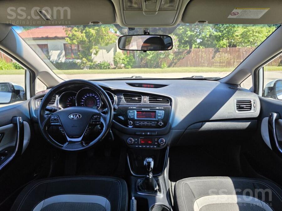 Balts Kia Ceed 2013 Ventspils, ar dzinēja tilpumu 1.60 L un nobraukumu 379 tūkst. km par 3650 €, foto 12 vietnē AUTOMOTO.COM.LV