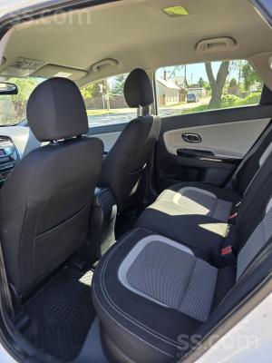 Balts Kia Ceed 2013 Ventspils, ar dzinēja tilpumu 1.60 L un nobraukumu 379 tūkst. km par 3650 €, foto 17 vietnē AUTOMOTO.COM.LV