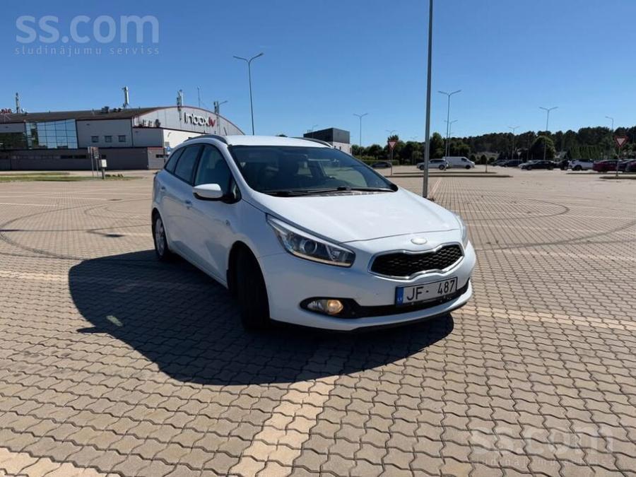 White Kia Ceed 2013 in Riga, with an engine capacity of 1.60 L and mileage of 265 thousand km for 2900 €, photo 1 on AUTOMOTO.COM.LV