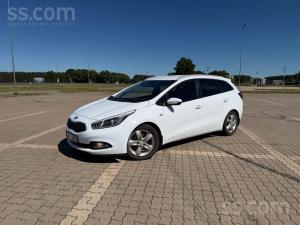 White Kia Ceed 2013 in Riga, with an engine capacity of 1.60 L and mileage of 265 thousand km for 2900 €, photo 7 on AUTOMOTO.COM.LV