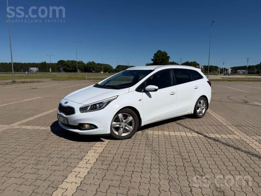White Kia Ceed 2013 in Riga, with an engine capacity of 1.60 L and mileage of 265 thousand km for 2900 €, photo 7 on AUTOMOTO.COM.LV