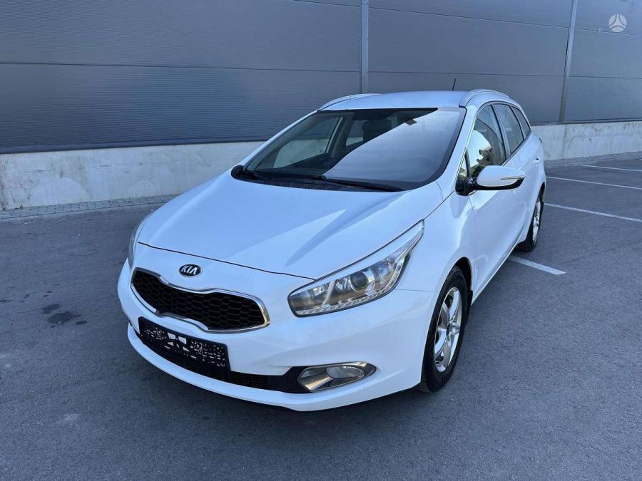 Balts Kia Ceed 2013 Telšiai, ar dzinēja tilpumu 1.60 L un nobraukumu 239 tūkst. km par 4500 €, foto 1 vietnē AUTOMOTO.COM.LV