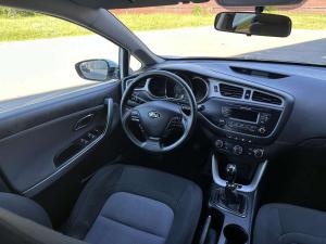 Balts Kia Ceed 2013 Telšiai, ar dzinēja tilpumu 1.60 L un nobraukumu 239 tūkst. km par 4500 €, foto 14 vietnē AUTOMOTO.COM.LV
