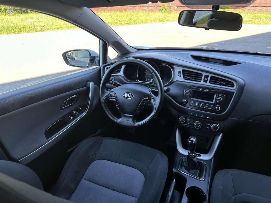 Balts Kia Ceed 2013 Telšiai, ar dzinēja tilpumu 1.60 L un nobraukumu 239 tūkst. km par 4500 €, foto 14 vietnē AUTOMOTO.COM.LV