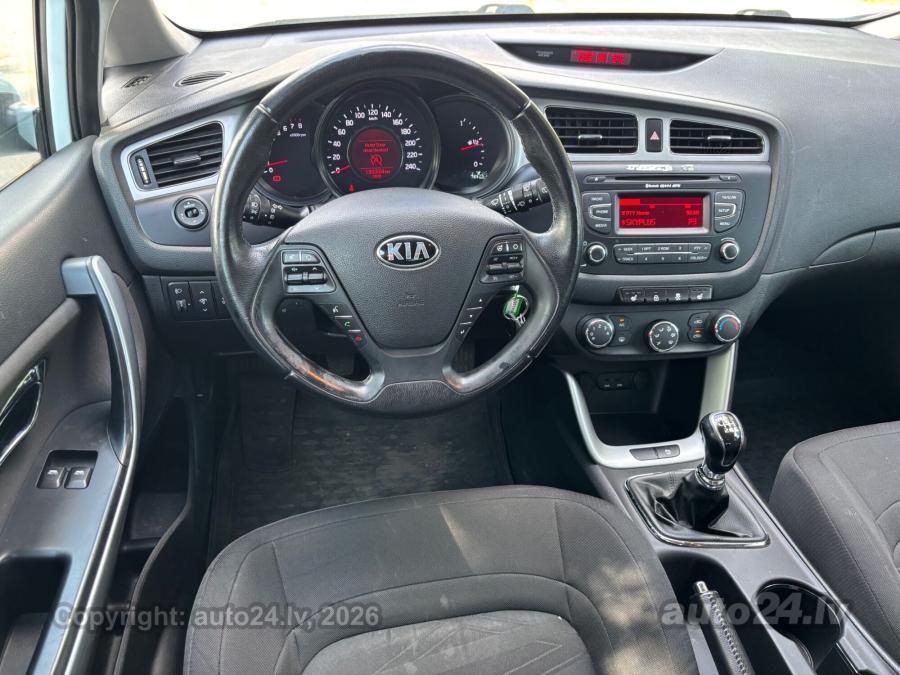 White Kia Ceed 2013 in Paide, with an engine capacity of 1.40 L and mileage of 132 thousand km for 5490 €, photo 12 on AUTOMOTO.COM.LV