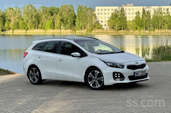 White Kia Ceed 2016 in Riga, with an engine capacity of 1.60 L and mileage of 225 thousand km for 5950 €, photo 2 on AUTOMOTO.COM.LV