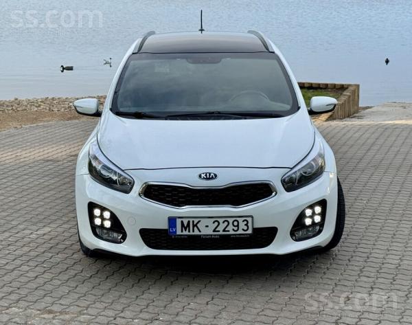 White Kia Ceed 2016 in Riga, with an engine capacity of 1.60 L and mileage of 225 thousand km for 5950 €, photo 3 on AUTOMOTO.COM.LV