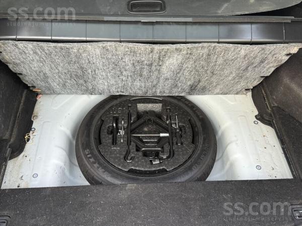 White Kia Ceed 2016 in Riga, with an engine capacity of 1.60 L and mileage of 225 thousand km for 5950 €, photo 7 on AUTOMOTO.COM.LV