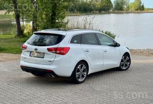White Kia Ceed 2016 in Riga, with an engine capacity of 1.60 L and mileage of 224 thousand km for 5750 €, photo 5 on AUTOMOTO.COM.LV