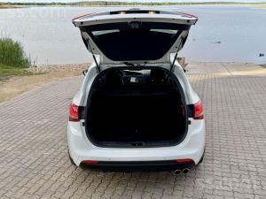 White Kia Ceed 2016 in Riga, with an engine capacity of 1.60 L and mileage of 224 thousand km for 5750 €, photo 7 on AUTOMOTO.COM.LV