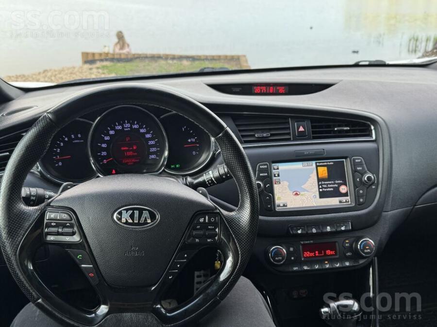 White Kia Ceed 2016 in Riga, with an engine capacity of 1.60 L and mileage of 224 thousand km for 5750 €, photo 9 on AUTOMOTO.COM.LV