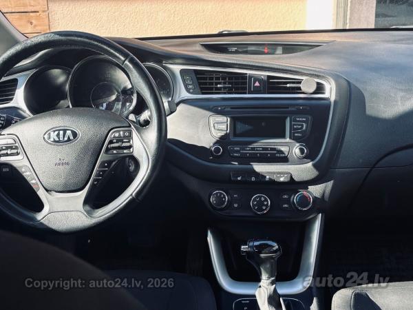 White Kia Ceed 2017 in Rakvere, with an engine capacity of 1.60 L and mileage of 218 thousand km for 6600 €, photo 3 on AUTOMOTO.COM.LV