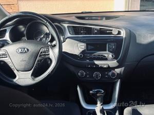 White Kia Ceed 2017 in Rakvere, with an engine capacity of 1.60 L and mileage of 218 thousand km for 6600 €, photo 4 on AUTOMOTO.COM.LV