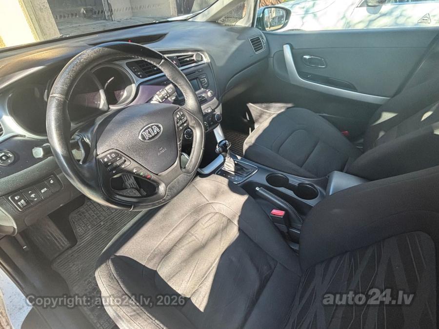 White Kia Ceed 2017 in Rakvere, with an engine capacity of 1.60 L and mileage of 218 thousand km for 6600 €, photo 5 on AUTOMOTO.COM.LV