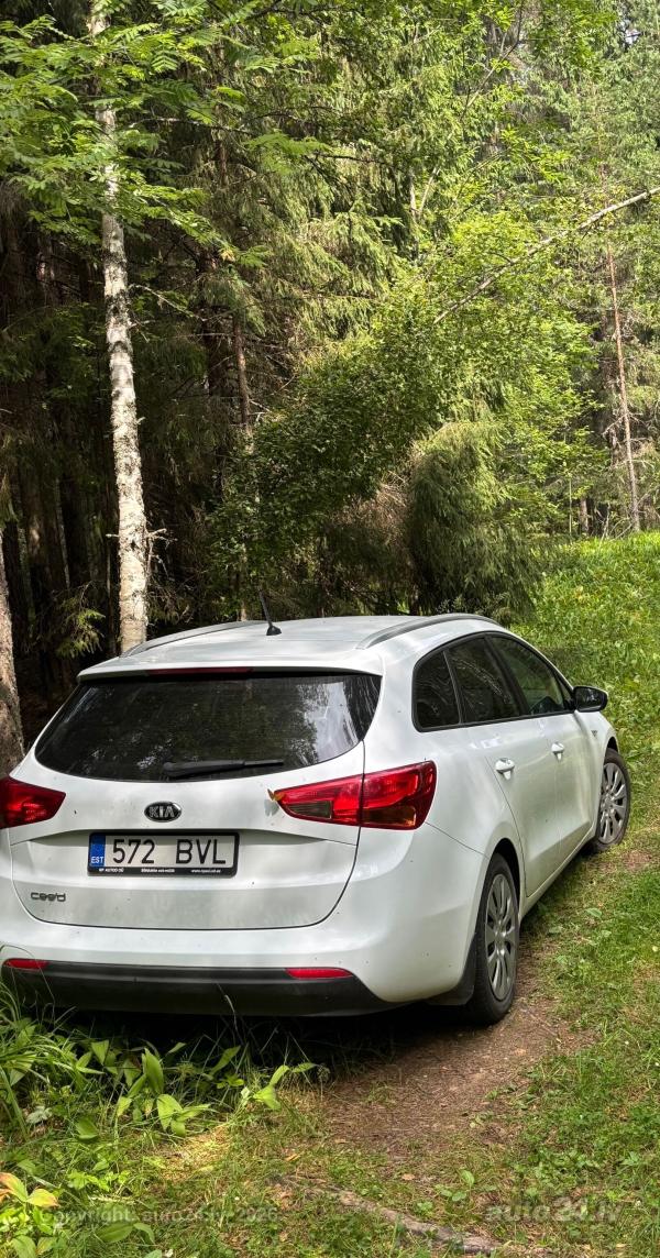 White Kia Ceed 2017 in Rakvere, with an engine capacity of 1.60 L and mileage of 218 thousand km for 6600 €, photo 6 on AUTOMOTO.COM.LV
