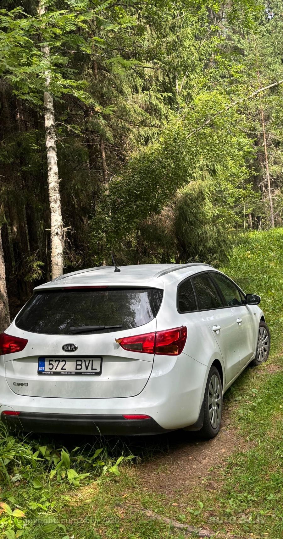 White Kia Ceed 2017 in Rakvere, with an engine capacity of 1.60 L and mileage of 218 thousand km for 6600 €, photo 7 on AUTOMOTO.COM.LV