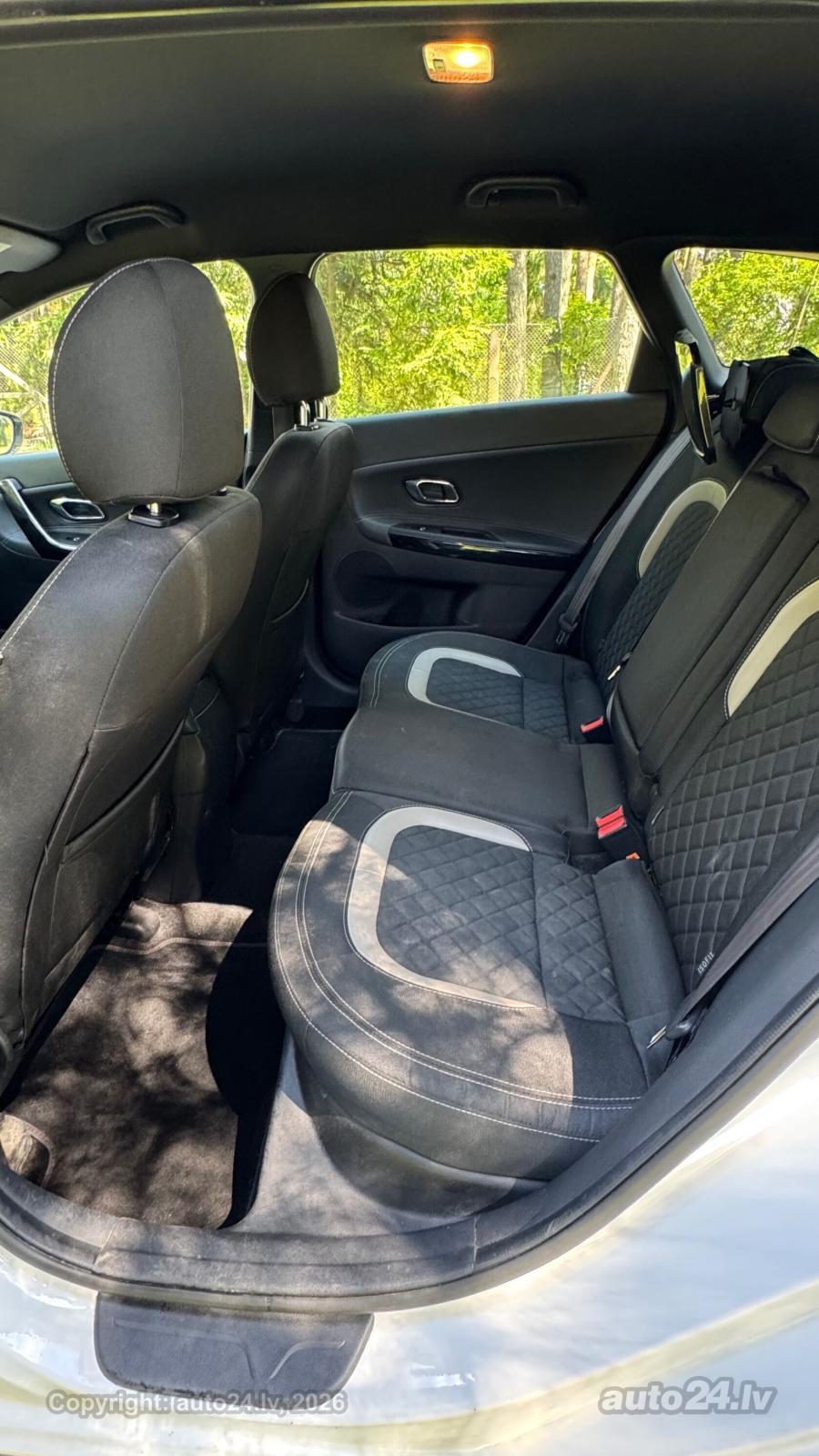 Balts Kia Ceed 2017 Tallina, ar dzinēja tilpumu 1.60 L un nobraukumu 125 tūkst. km par 9990 €, foto 20 vietnē AUTOMOTO.COM.LV