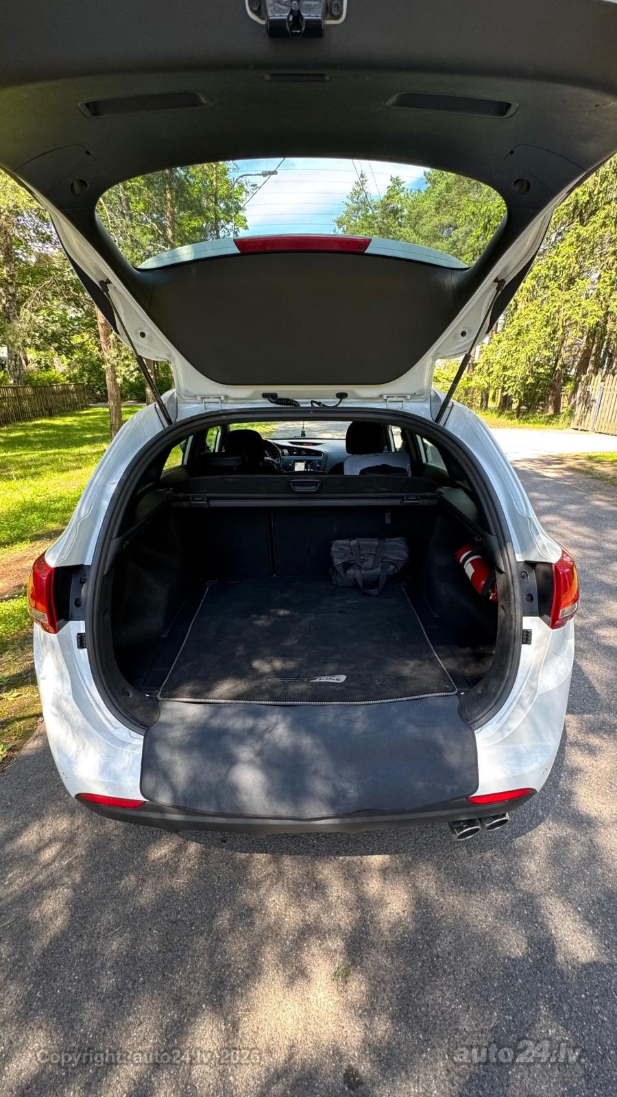 Balts Kia Ceed 2017 Tallina, ar dzinēja tilpumu 1.60 L un nobraukumu 125 tūkst. km par 9990 €, foto 23 vietnē AUTOMOTO.COM.LV