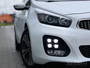 White Kia Ceed 2017 in Rezekne, with an engine capacity of 1.00 L and mileage of 272 thousand km for 7350 €, photo 5 on AUTOMOTO.COM.LV