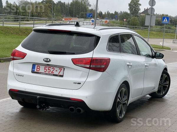 White Kia Ceed 2017 in Rezekne, with an engine capacity of 1.00 L and mileage of 272 thousand km for 7350 €, photo 9 on AUTOMOTO.COM.LV