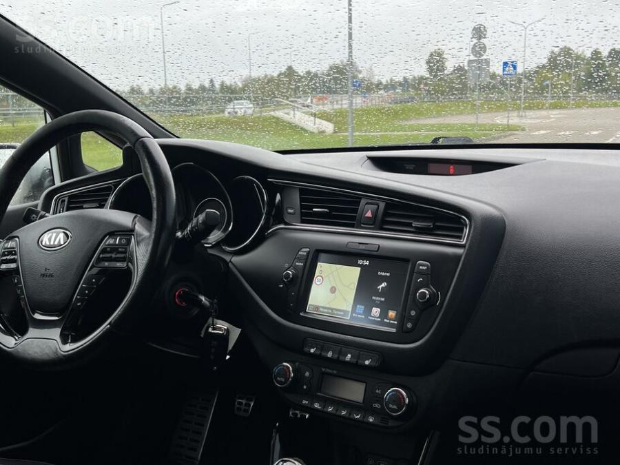 White Kia Ceed 2017 in Rezekne, with an engine capacity of 1.00 L and mileage of 272 thousand km for 7350 €, photo 12 on AUTOMOTO.COM.LV
