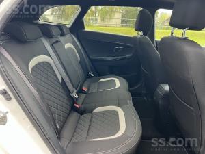 White Kia Ceed 2017 in Rezekne, with an engine capacity of 1.00 L and mileage of 272 thousand km for 7350 €, photo 16 on AUTOMOTO.COM.LV