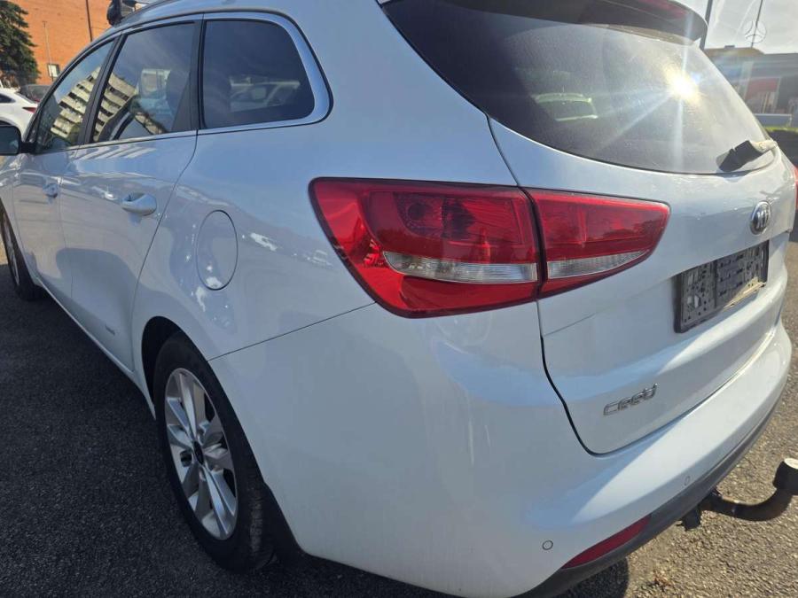 Balts Kia Ceed 2017 Marijampole, ar dzinēja tilpumu 1.59 L un nobraukumu 262 tūkst. km par 4350 €, foto 3 vietnē AUTOMOTO.COM.LV