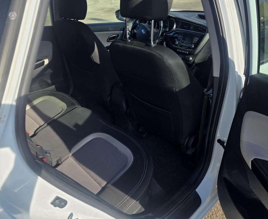 Balts Kia Ceed 2017 Marijampole, ar dzinēja tilpumu 1.59 L un nobraukumu 262 tūkst. km par 4350 €, foto 9 vietnē AUTOMOTO.COM.LV