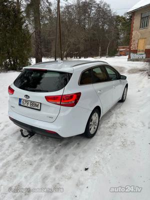 White Kia Ceed 2018 in Tallinn, with an engine capacity of 1.00 L and mileage of 135 thousand km for 7899 €, photo 3 on AUTOMOTO.COM.LV