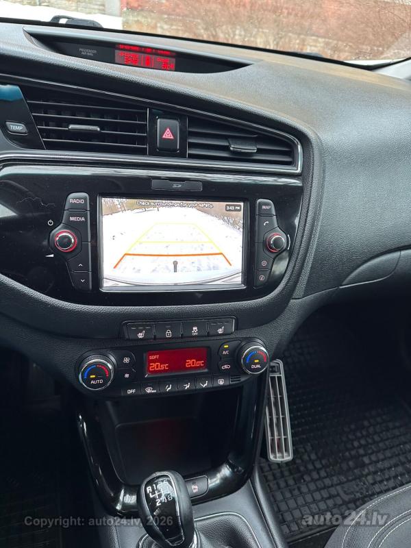 White Kia Ceed 2018 in Tallinn, with an engine capacity of 1.00 L and mileage of 135 thousand km for 7899 €, photo 11 on AUTOMOTO.COM.LV